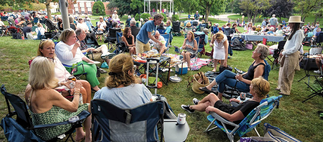 Lake Forest/Lake Bluff 2025 Community Guide